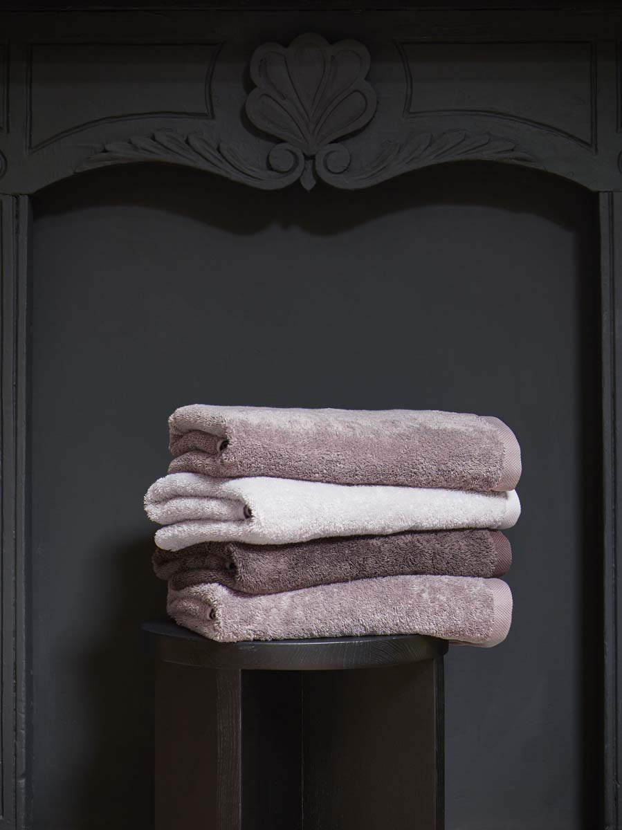 Ręcznik Aquanova LONDON Malva Malva - sklep internetowy podpierzyna.com