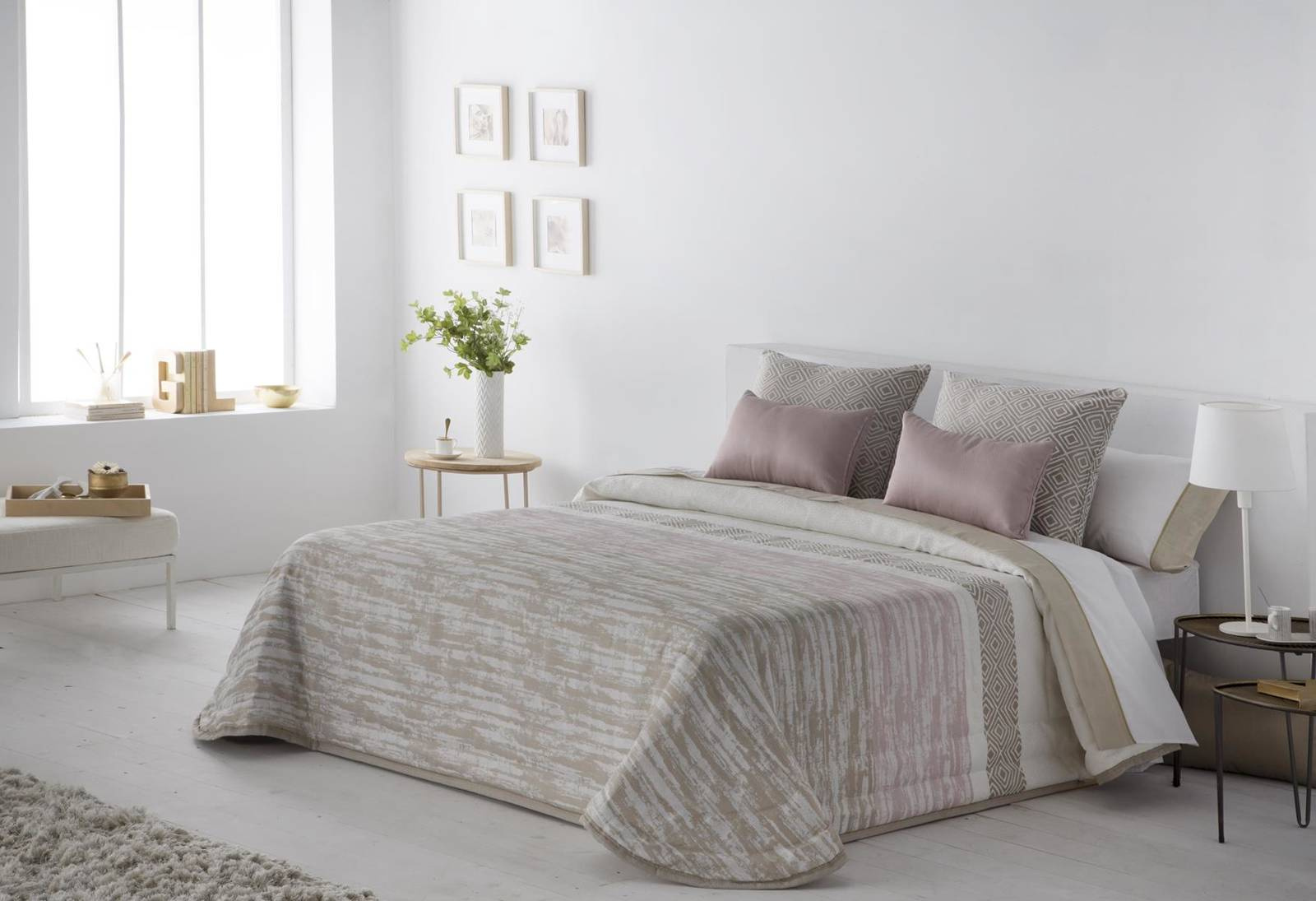 Narzuta żakardowa JVR Tejidos Lynn Rosa Narzuta - sklep internetowy podpierzyna.com