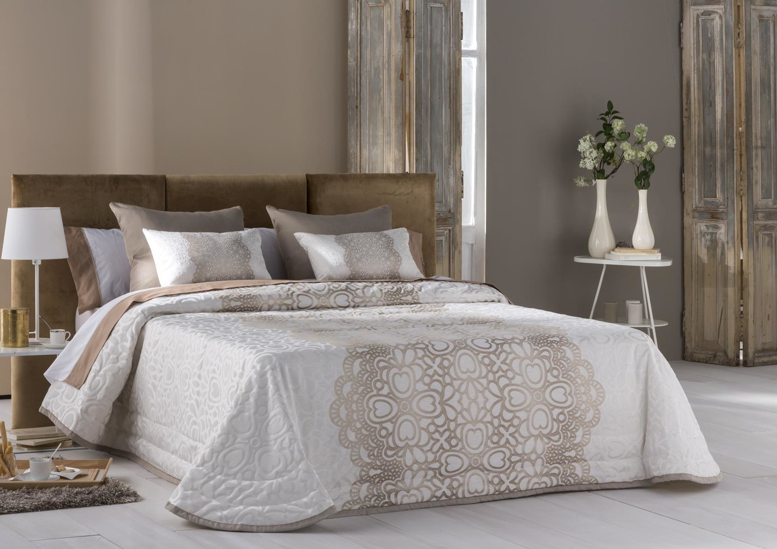 Narzuta żakardowa JVR Tejidos Chantilly Gold Narzuta - sklep internetowy podpierzyna.com